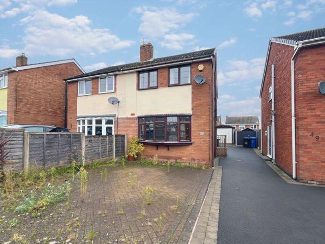 3 bedroom semi detached house for sale