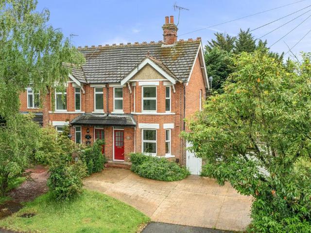 3 bedroom semi detached house for sale