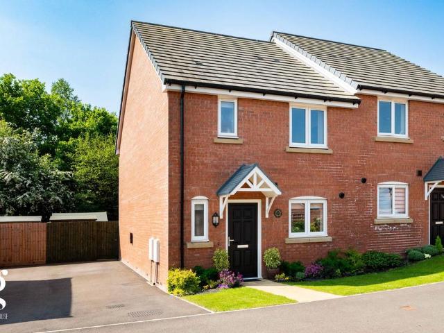 3 bedroom semi detached house for sale