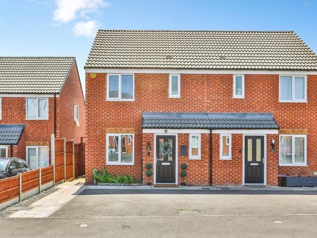 3 bedroom semi detached house for sale