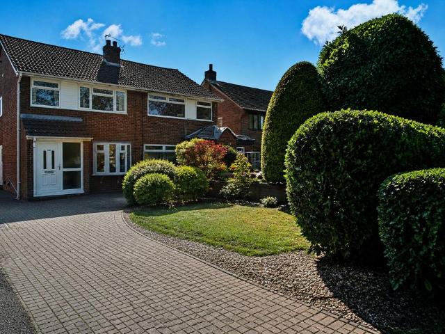 3 bedroom semi detached house for sale