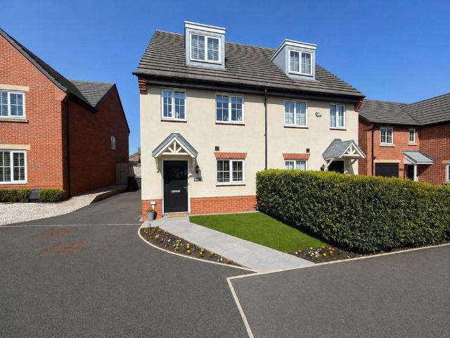 3 bedroom semi detached house for sale