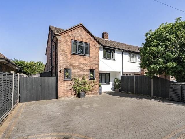 3 bedroom semi detached house for sale