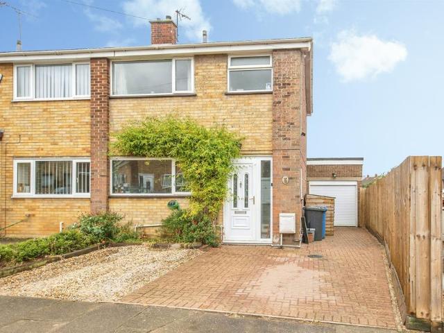 3 bedroom semi detached house for sale