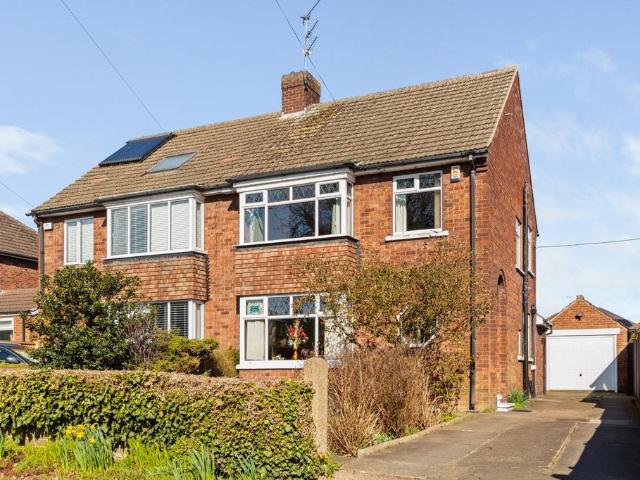 3 bedroom semi detached house for sale