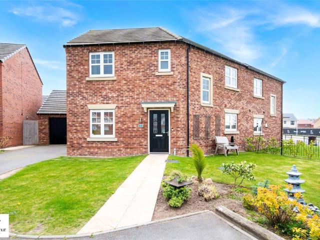 3 bedroom semi detached house for sale