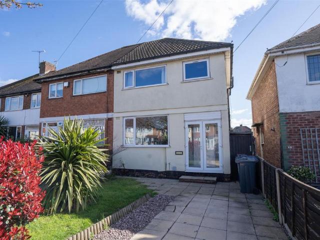 3 bedroom semi detached house for sale