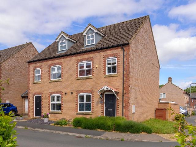 3 bedroom semi detached house for sale