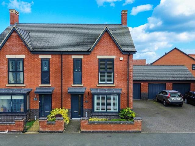 3 bedroom semi detached house for sale