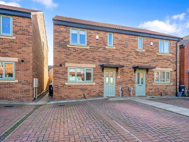 3 bedroom semi detached house for sale