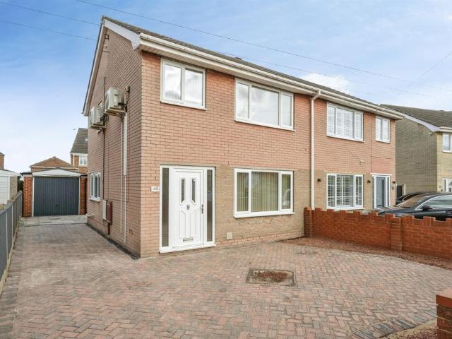 3 bedroom semi detached house for sale
