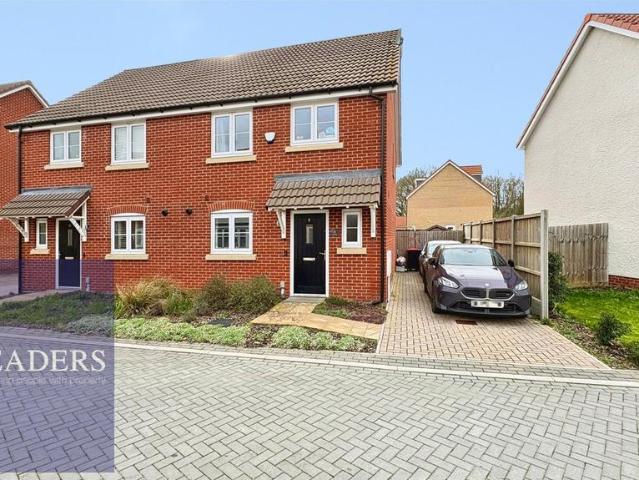 3 bedroom semi detached house for sale