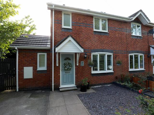 3 bedroom semi detached house for sale