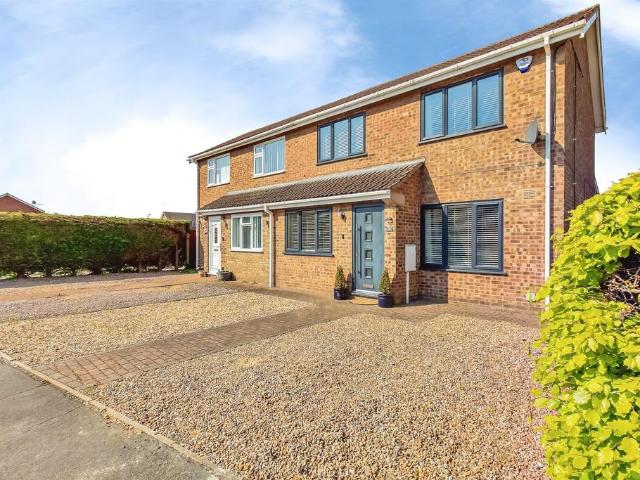3 bedroom semi detached house for sale