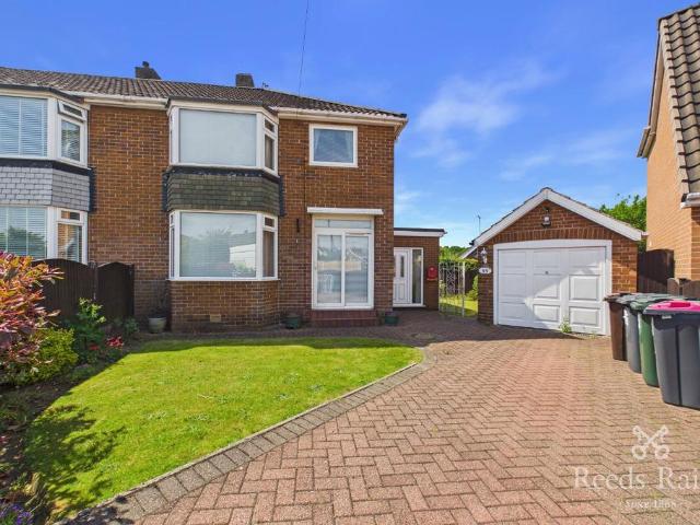 3 bedroom semi detached house for sale