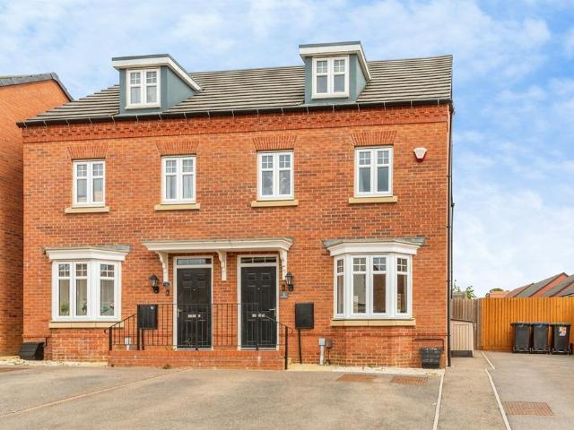 3 bedroom semi detached house for sale