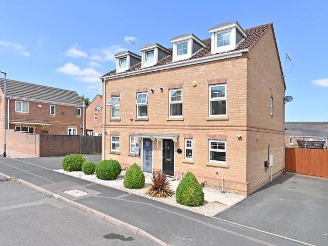 3 bedroom semi detached house for sale