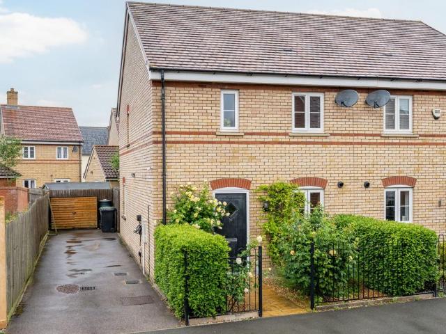 3 bedroom semi detached house for sale