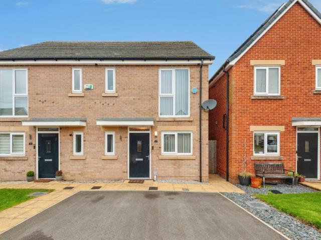 3 bedroom semi detached house for sale