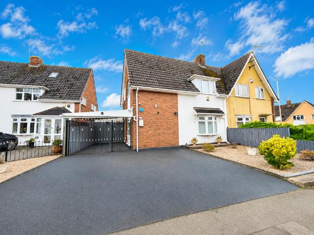 3 bedroom semi detached house for sale