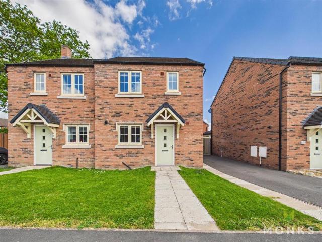 3 bedroom semi detached house for sale