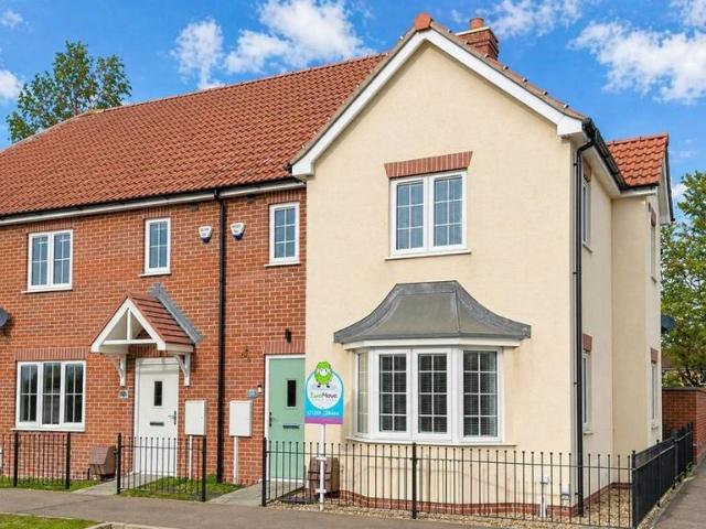 3 bedroom semi detached house for sale