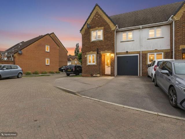 3 bedroom semi detached house for sale