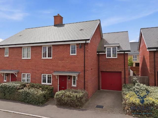3 bedroom semi detached house for sale