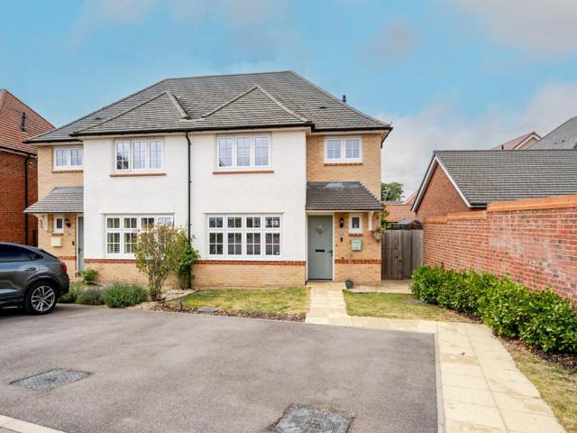 3 bedroom semi detached house for sale