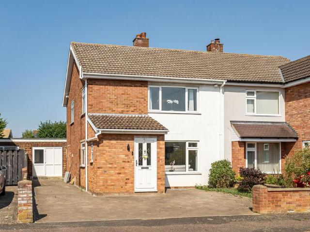 3 bedroom semi detached house for sale