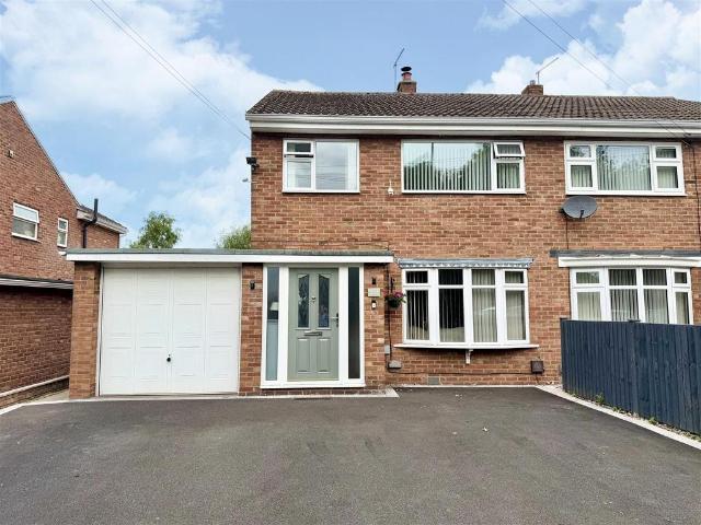 3 bedroom semi detached house for sale
