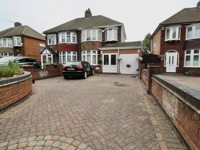 3 bedroom semi detached house for sale