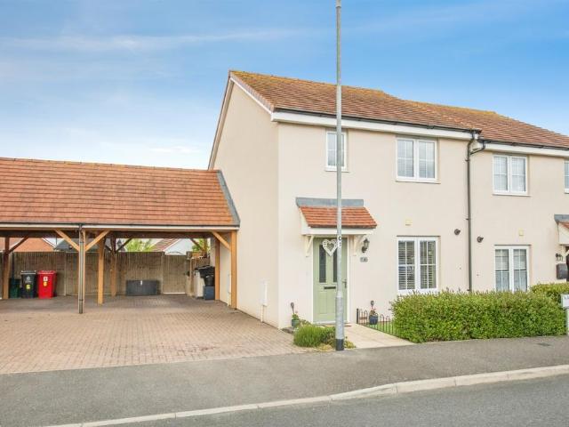 3 bedroom semi detached house for sale