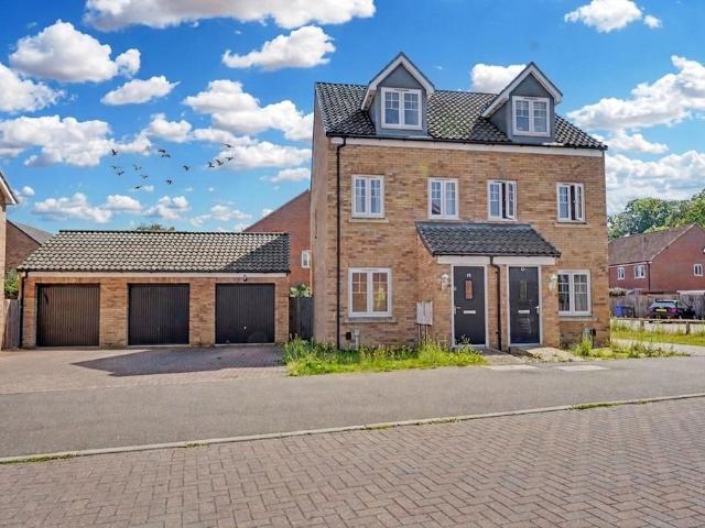 3 bedroom semi detached house for sale