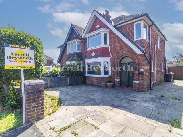 3 bedroom semi detached house for sale
