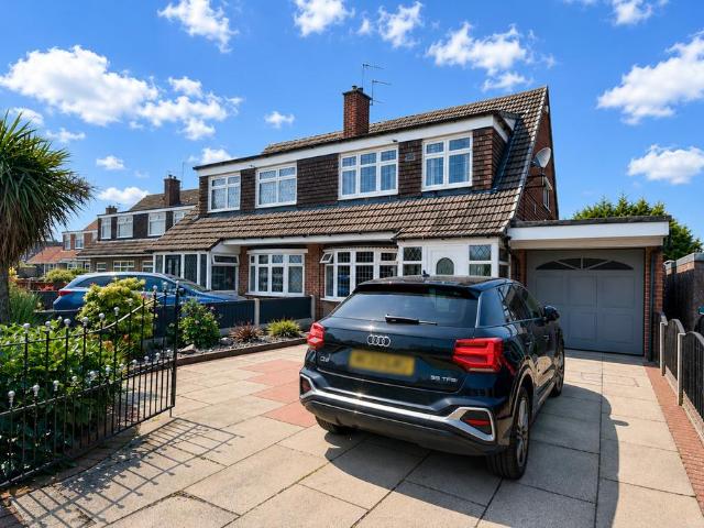 3 bedroom semi detached house for sale