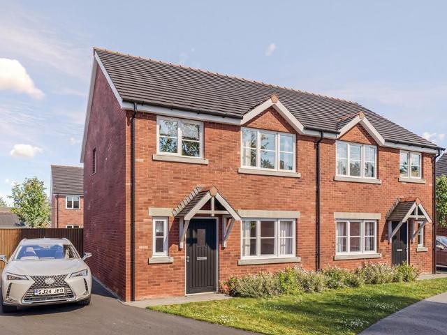 3 bedroom semi detached house for sale