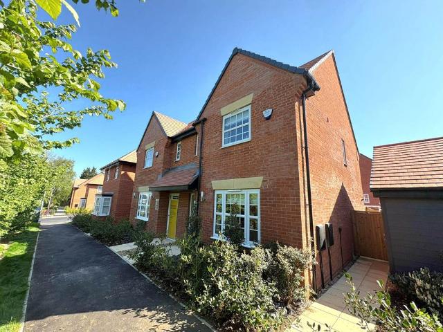 3 bedroom semi detached house for sale