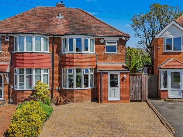 3 bedroom semi detached house for sale