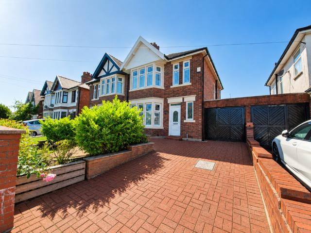 3 bedroom semi detached house for sale