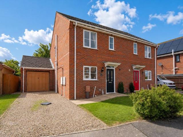 3 bedroom semi detached house for sale