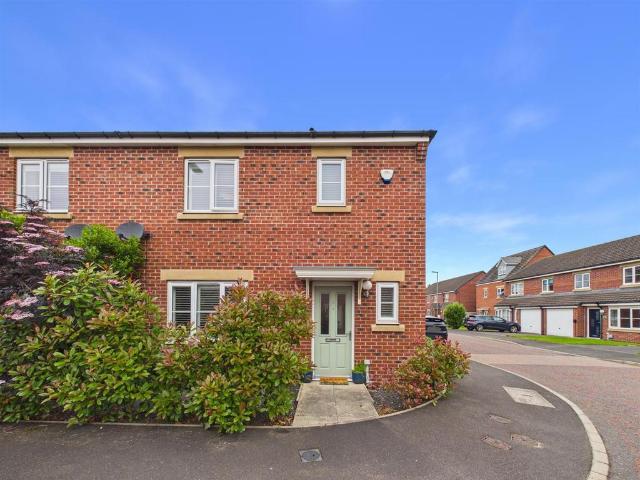 3 bedroom semi detached house for sale