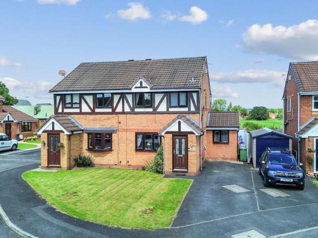 3 bedroom semi detached house for sale