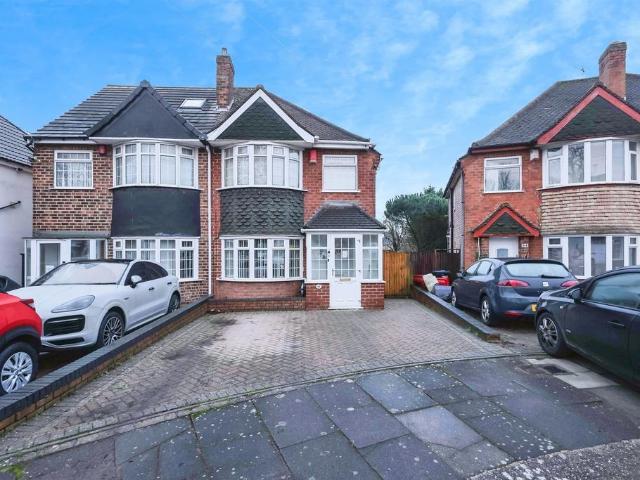 3 bedroom semi detached house for sale