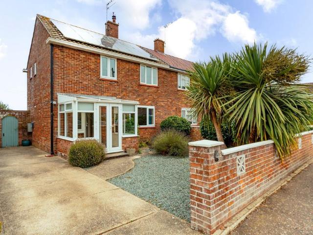3 bedroom semi detached house for sale