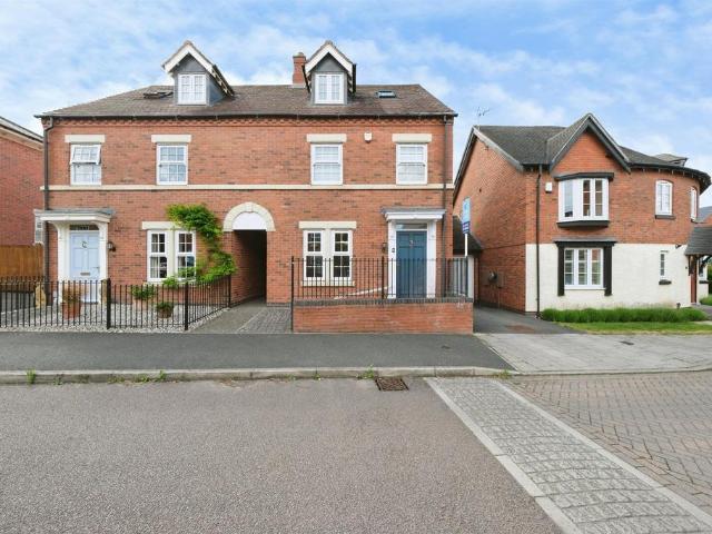 3 bedroom semi detached house for sale