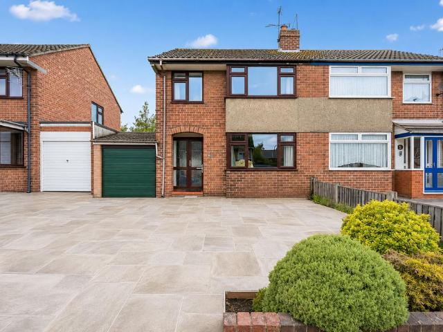 3 bedroom semi detached house for sale