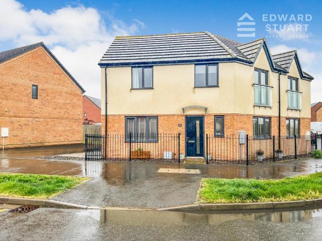 3 bedroom semi detached house for sale
