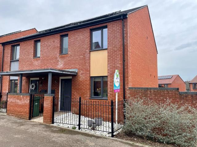 3 bedroom semi detached house for sale