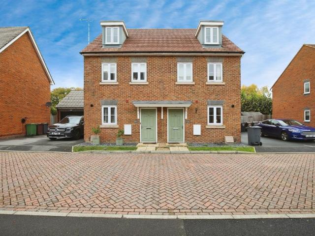 3 bedroom semi detached house for sale